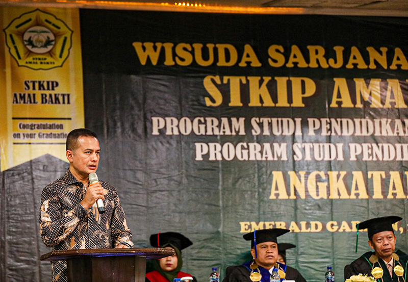 Hadiri Wisuda STKIP AB, Ijeck: Terus Kembangkan Diri Jadi Pribadi Profesional - Pemerintah ...