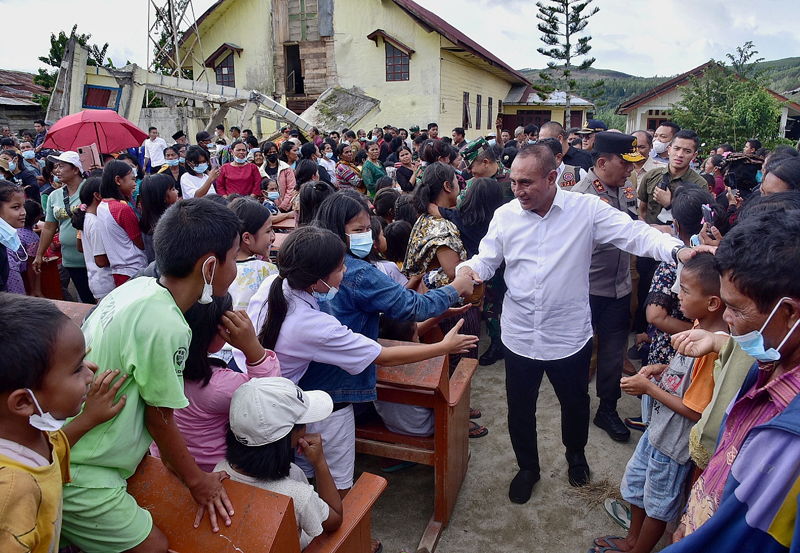 Saksikan Kerusakan Gereja HKBP Lobusingkam, Gubernur Edy Rahmayadi Janji Bantu Bangun Ulang ...