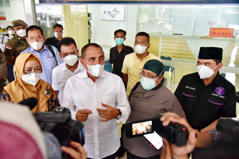 Jenguk Bayi Kembar Siam asal Asahan, Gubernur Edy Rahmayadi Jamin Biaya Perobatan si Kembar ...