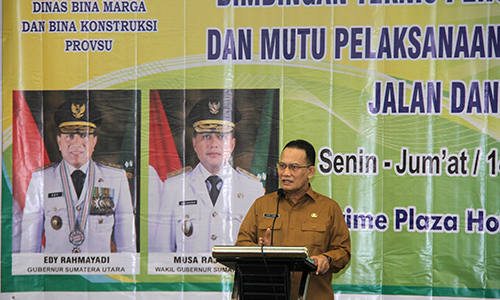 Pj Sekdaprov Buka Bimtek Dinas BMBK Sumut Aparatur Harus Miliki ...