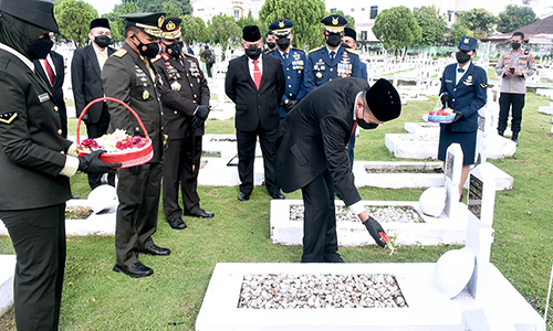 Peringati Hari Pahlawan, Wagub Musa Rajekshah Dorong Masyarakat Jadi ... Peringati Hari Pahlawan, Wagub Musa Rajekshah Dorong Masyarakat Jadi ...